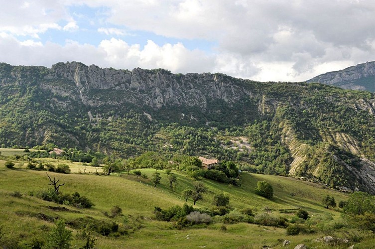Savournon - La Montagne - Entre plaine et relief : découverte du bourg ...