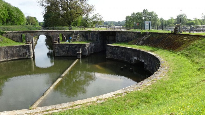 GR654 - Cuffy - Sancoins - Parcours marche - Cuffy | Cirkwi