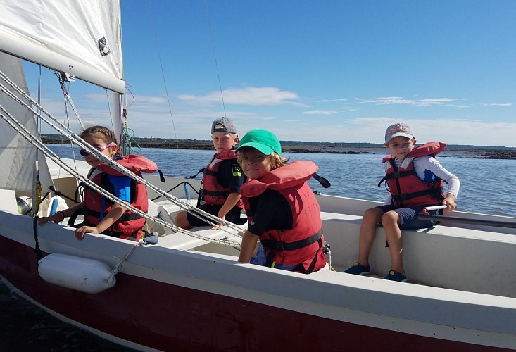 Actividades deportivas - Mini voile - Club Nautique de Claouey - Lege ...